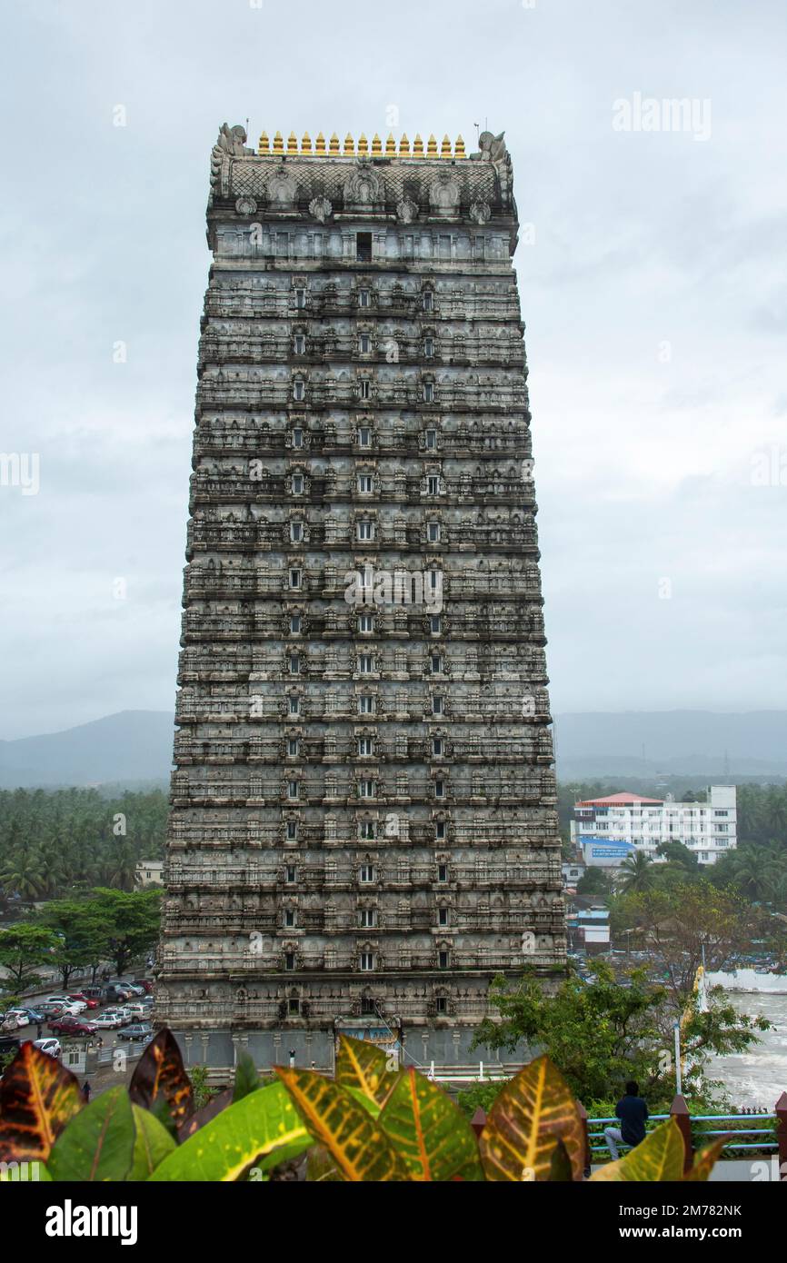 Gopura padmasana hi-res stock photography and images - Alamy