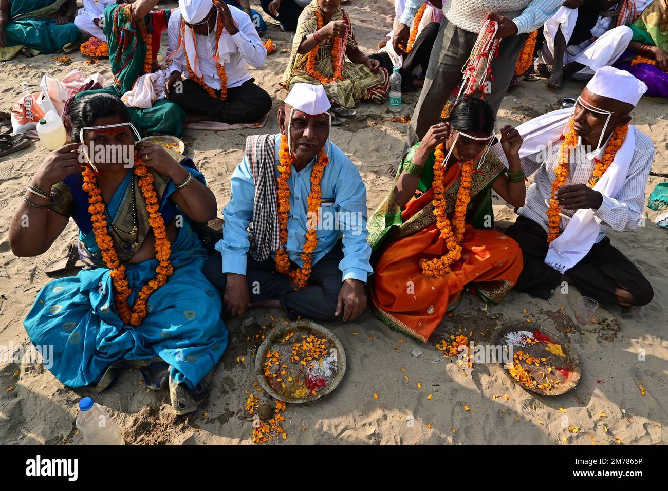 Prayagraj, India 08th Jan, 2023. Prayagraj : South indian devotees ...