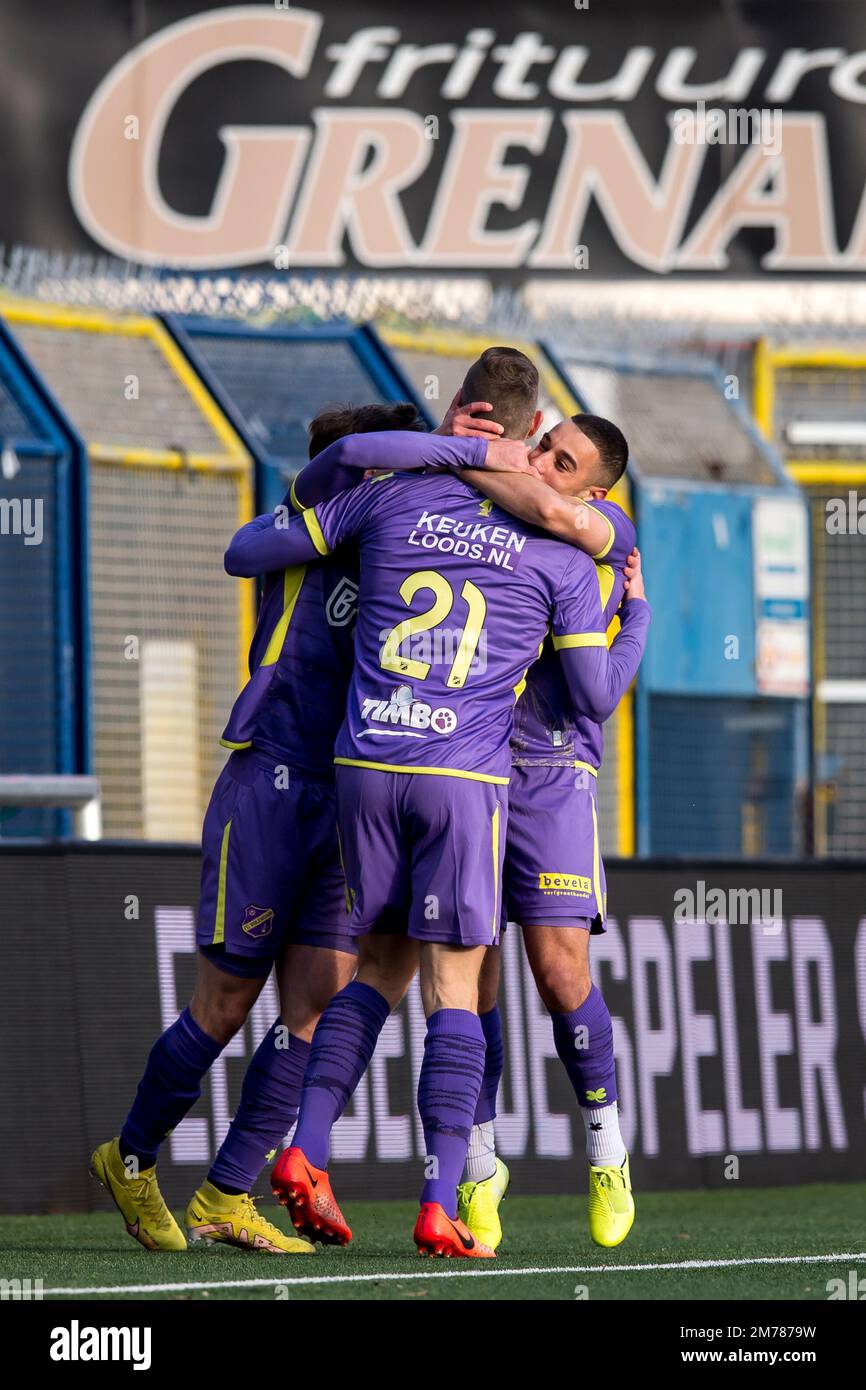 LEEUWARDEN - (lr) Gaetano Oristanio of FC Volendam, Robert Muhren of FC ...