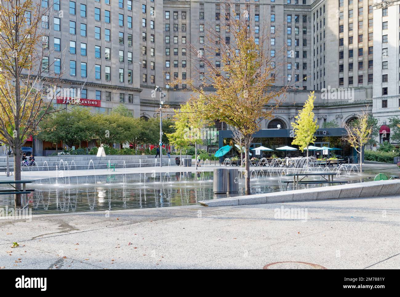 Tower City Center is the backdrop to Cleveland’s Public Square splash ...