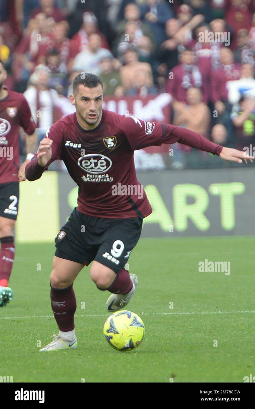 Federico Bonazzoli of US Salernitana in action during the Serie A match ...