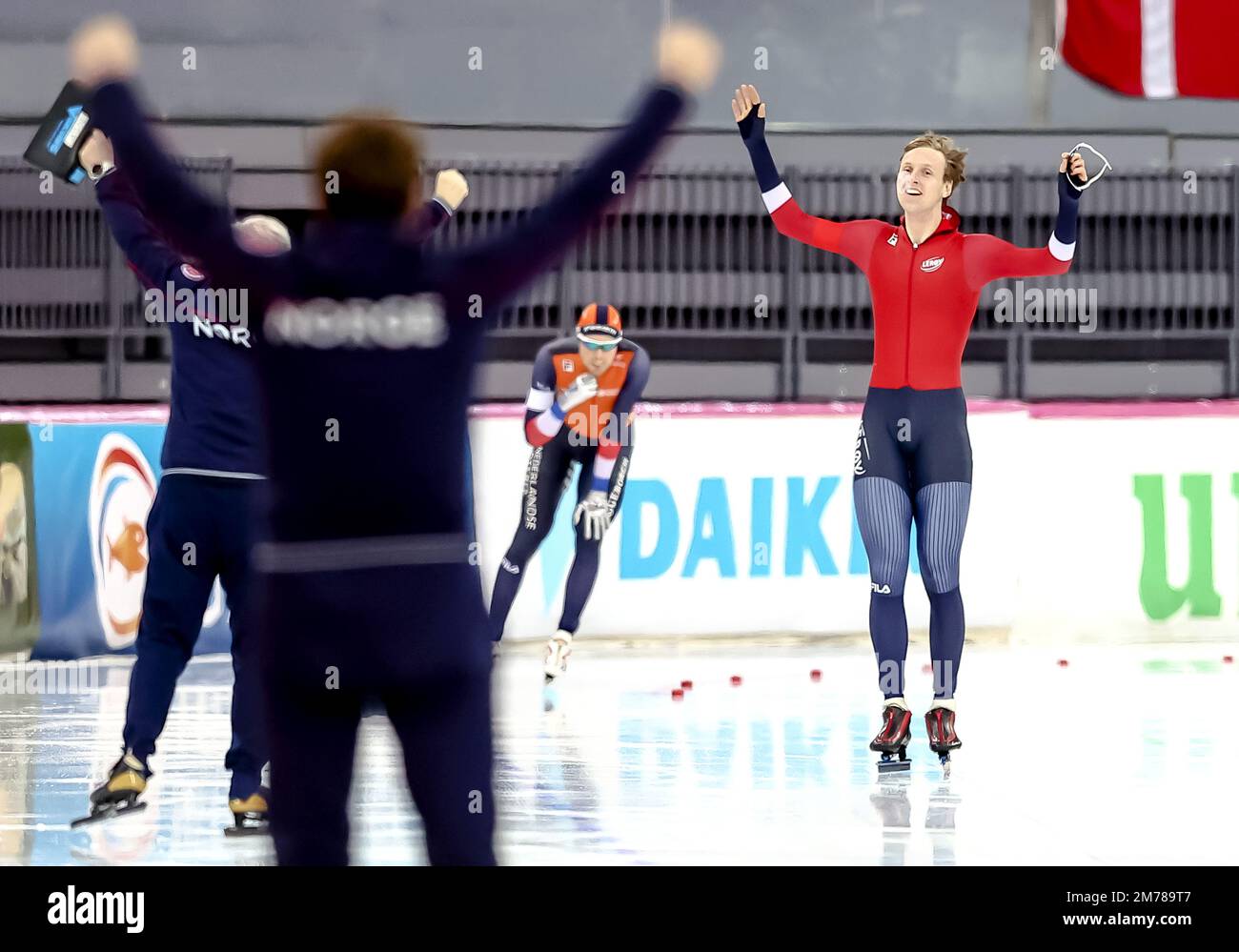 HAMAR - Patrick Roest (NED) and Sander Eitrem (NOR) after the men's ...