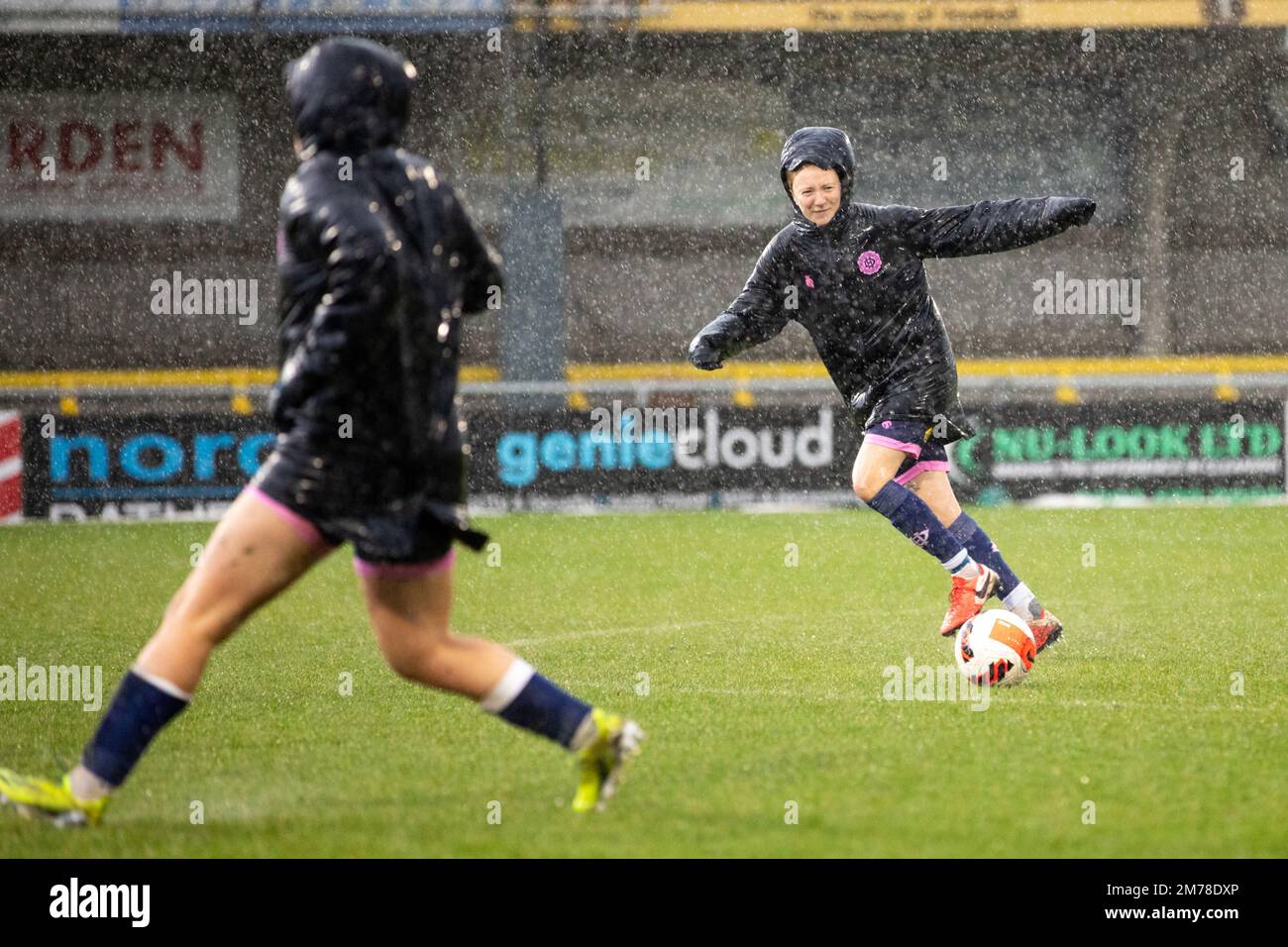 London, UK. 8th January, 2023. Ceylon Hickman of Dulwich Hamlet Women ...