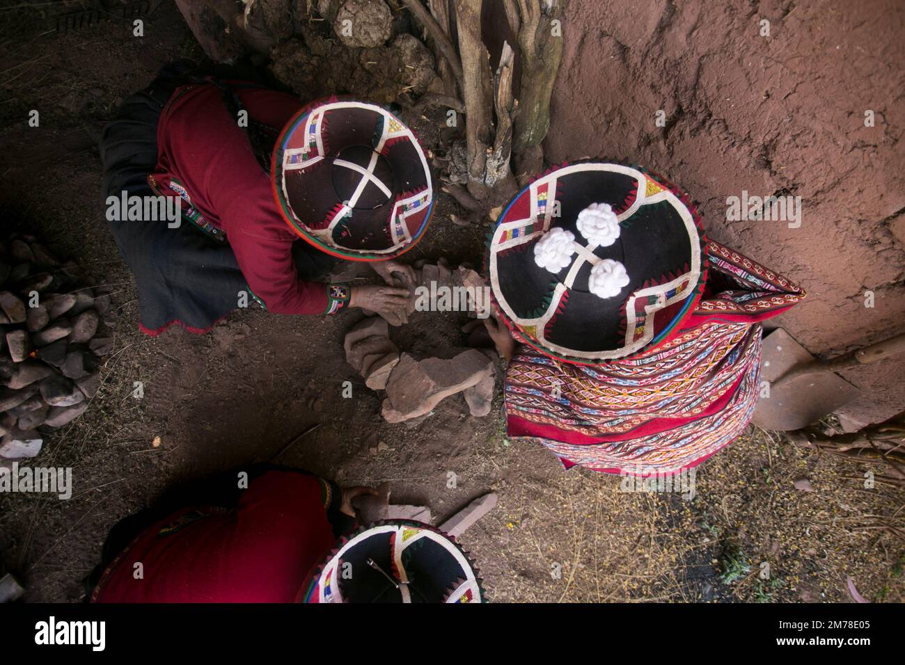 To prepare the Pachamanca ceremony, first you have to prepare an oven ...