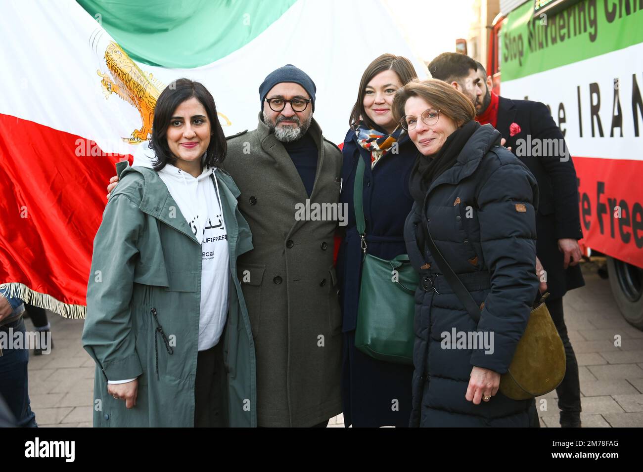 Hamburg, Germany. 08th Jan, 2023. Maryam Blumenthal (l-r, Bündnis 90 ...