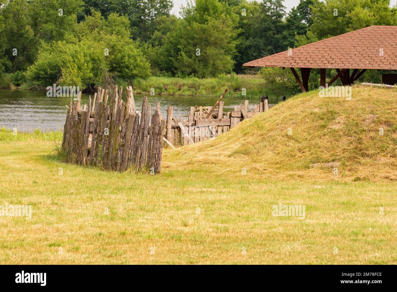 Stockade fence hi-res stock photography and images - Alamy