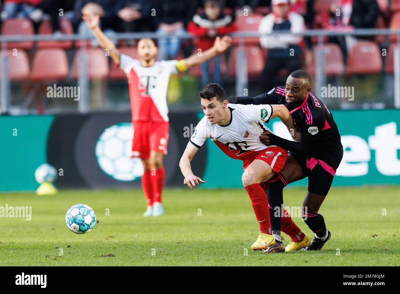 UTRECHT , 08-01-2023 , Stadium Galgewaard , season 2022 / 2023 , Dutch Eredivisie Football. (L-R ...