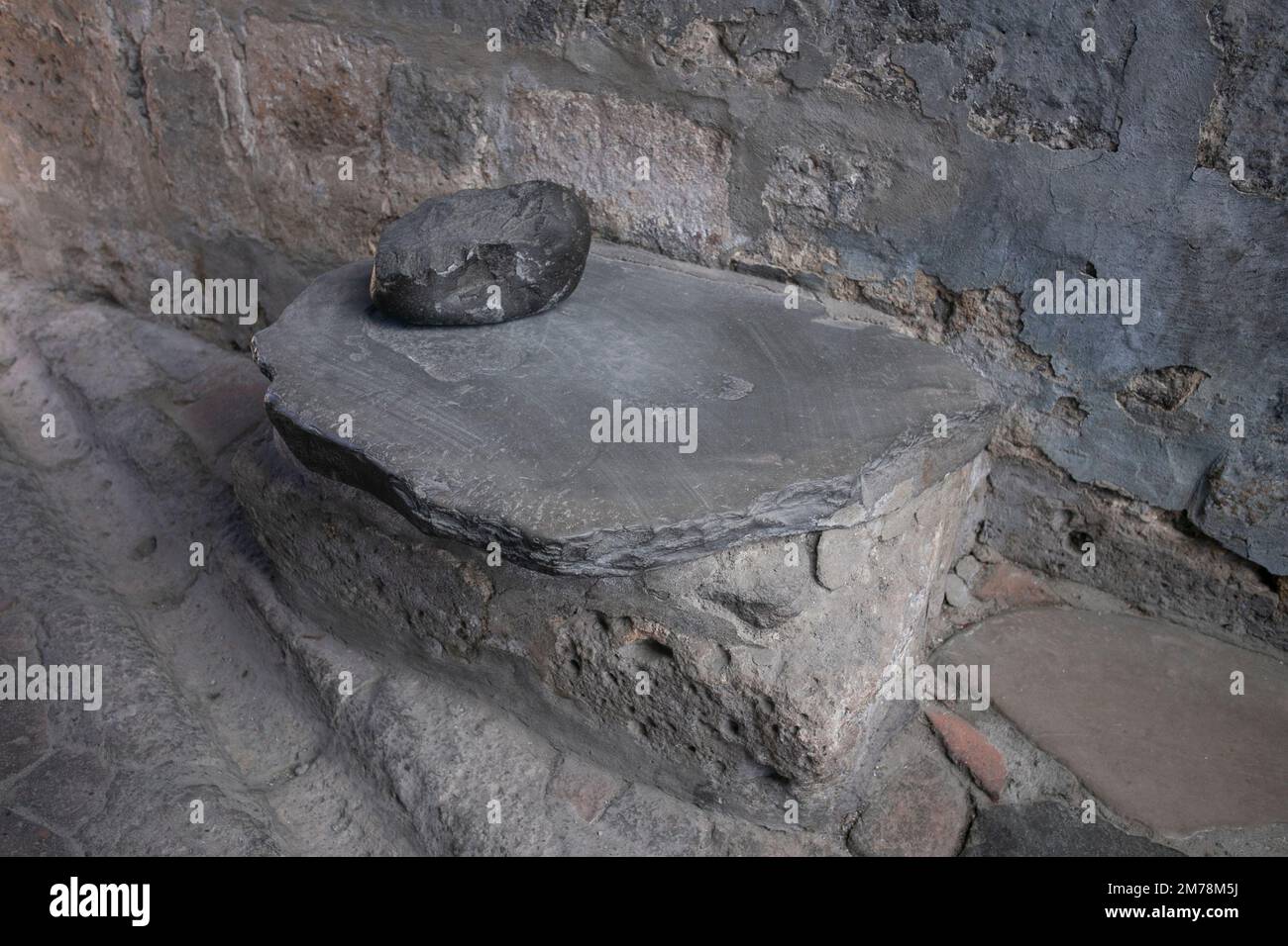 Batan is a lithic object used to grind food in Peru and western Bolivia ...