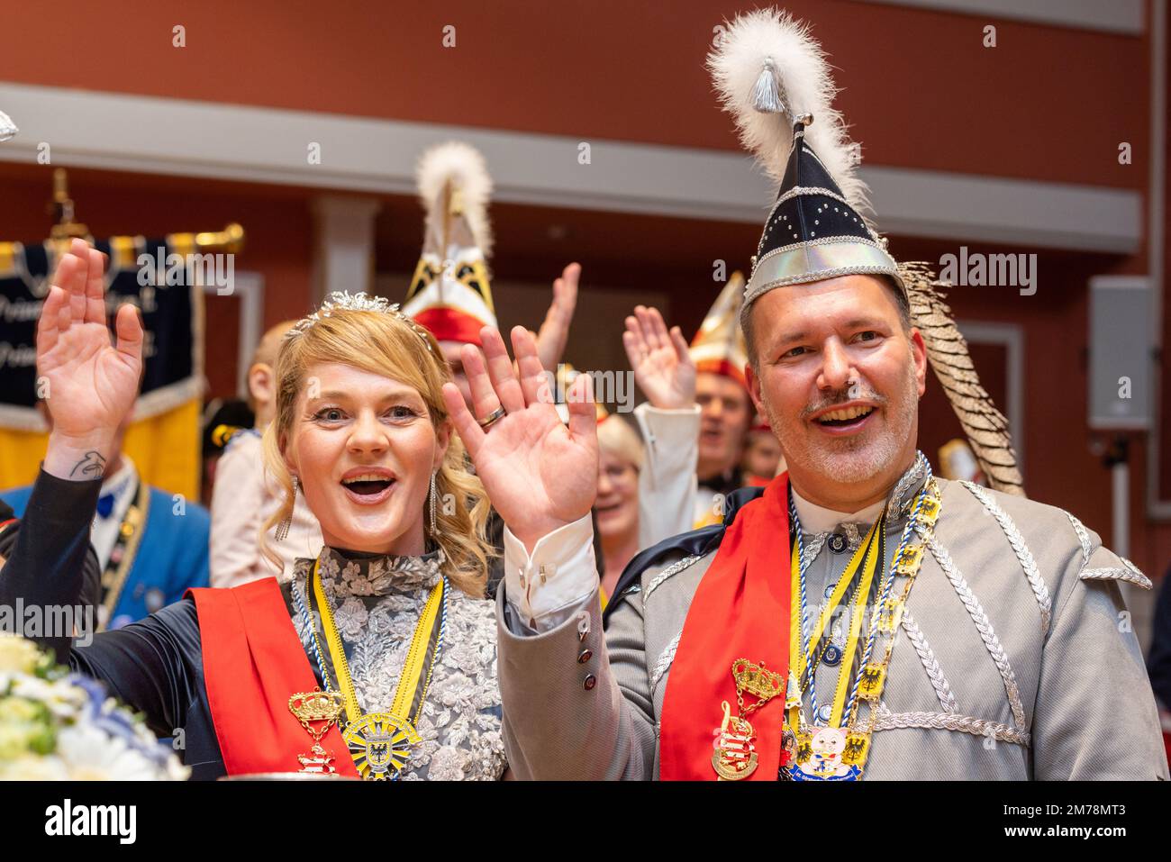 Arnstadt, Germany. 08th Jan, 2023. Ulrike Schmidt-Tantz (l) and ...