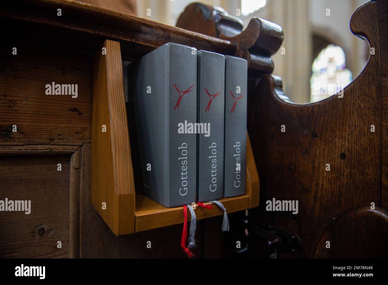 Psalm singing in church hi-res stock photography and images - Alamy