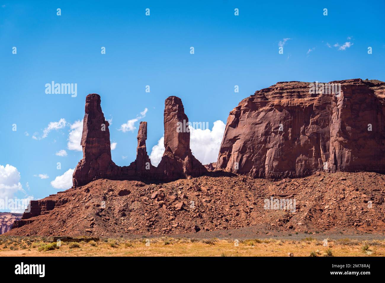 Monument valley hoodoos hi-res stock photography and images - Alamy