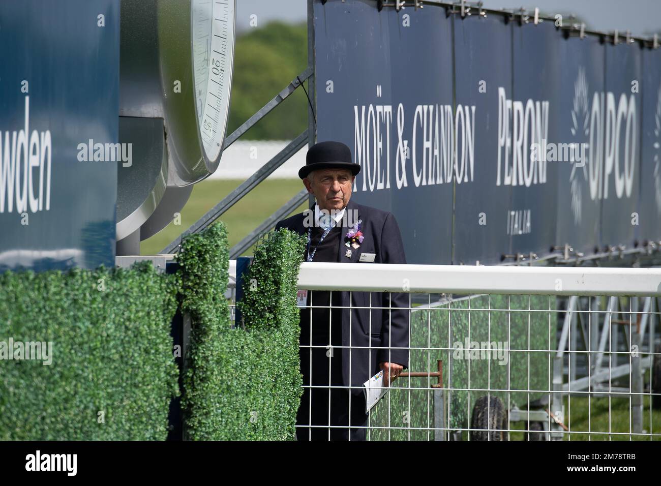 Ascot, Berkshire, UK. 7th May, 2022. Steward Victor Pie ready to ring ...