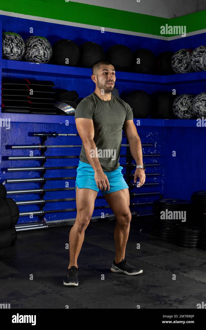Training vertical image hi-res stock photography and images - Alamy