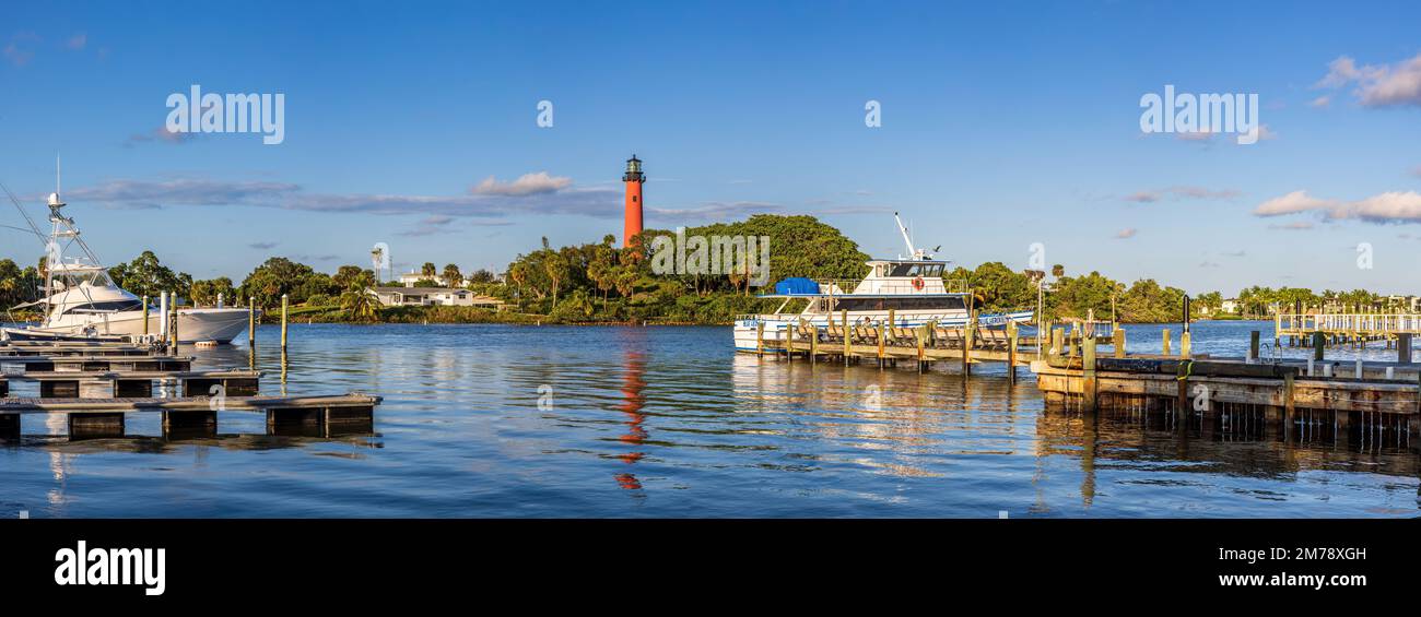 View to the Jupiter lighthouse on the north side of the Jupiter Inlet ...