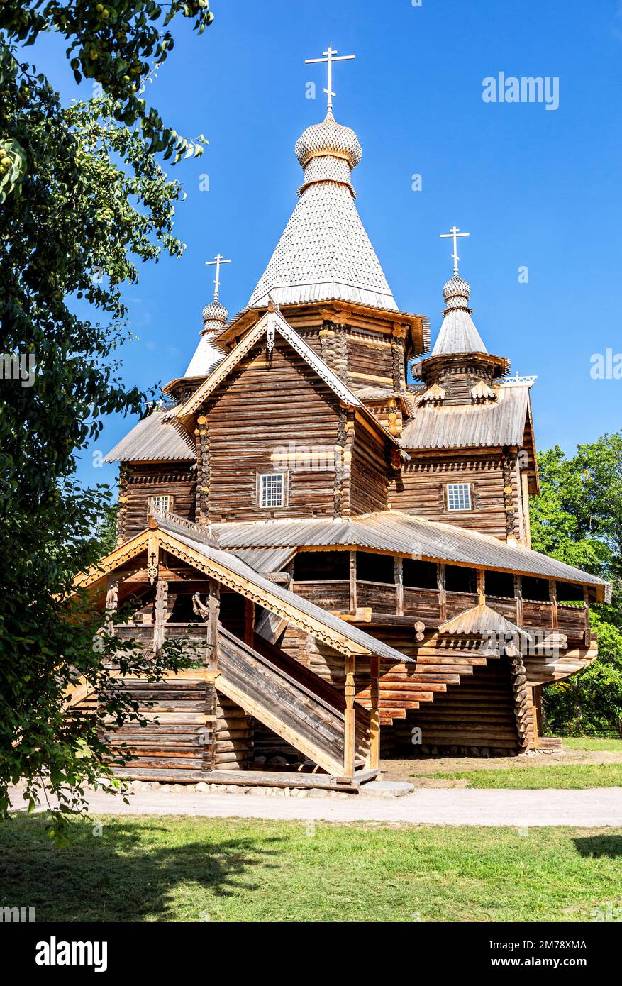 Russian wooden architecture. Wooden orthodox church in Vitoslavlitsy ...