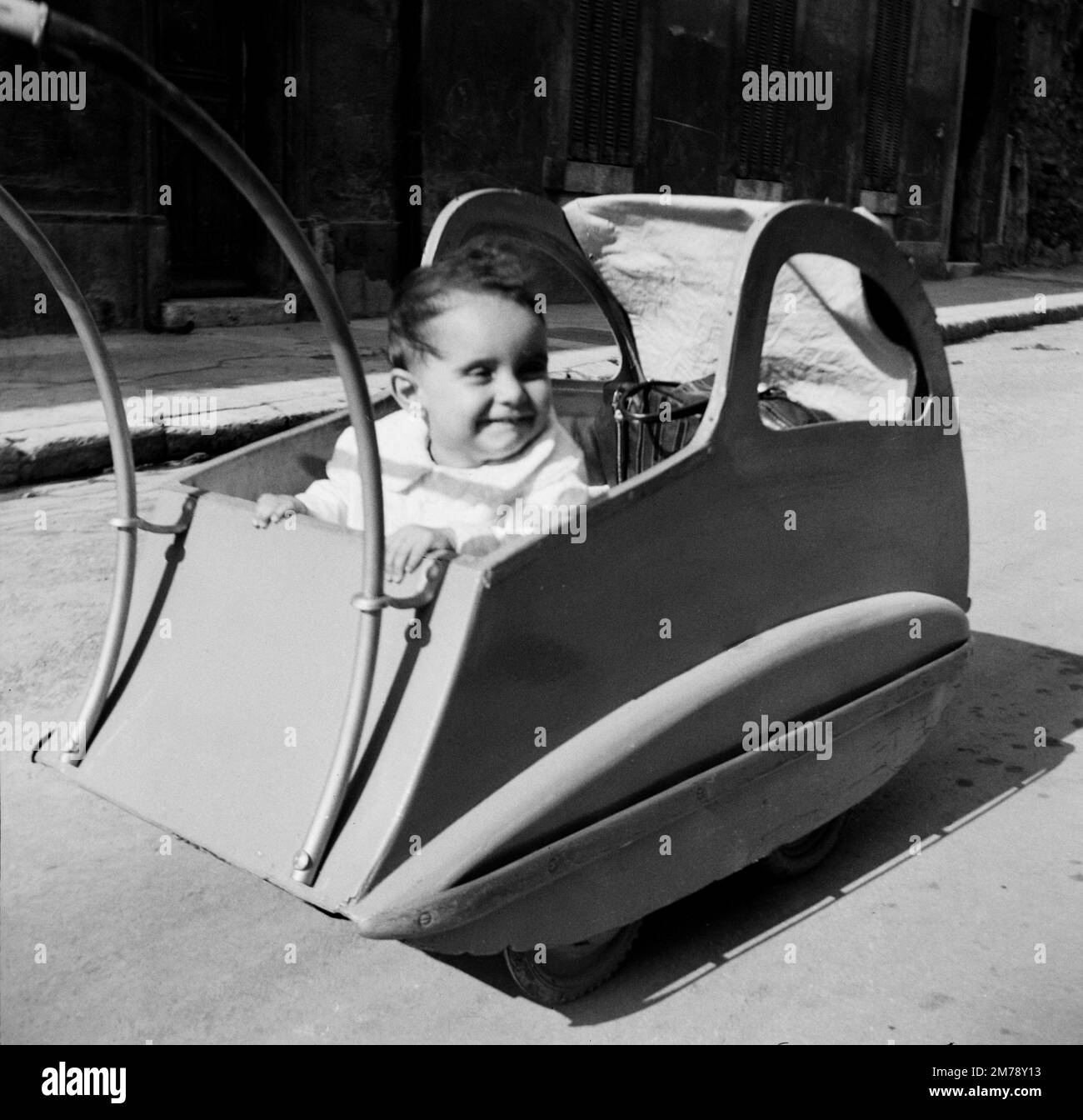 Black baby 1940s hi-res stock photography and images - Alamy