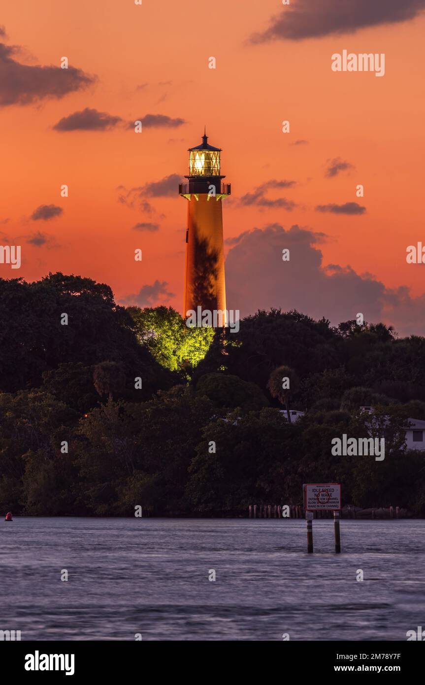 View to the Jupiter lighthouse on the north side of the Jupiter Inlet ...