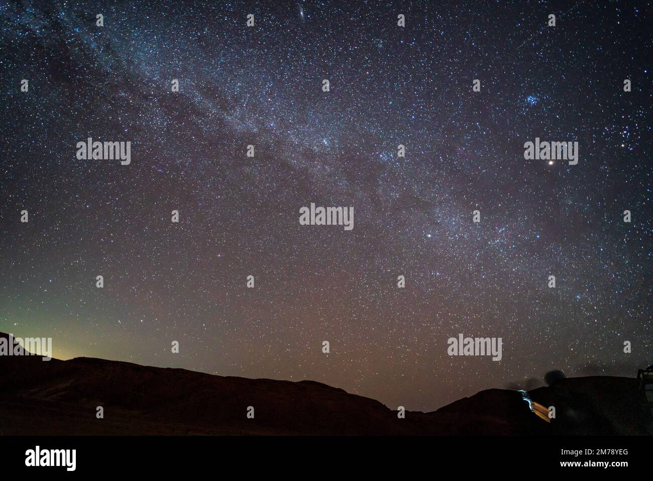 Starry night over the egyptian desert Stock Photo - Alamy