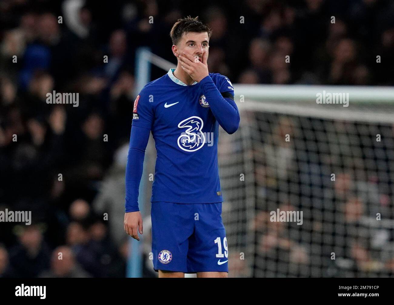 Manchester, UK. 8th Jan, 2023. Dejected Mason Mount of Chelsea during ...