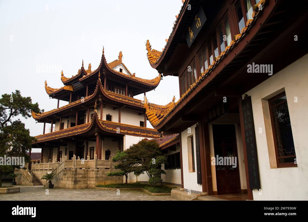 Tu fu attic hi-res stock photography and images - Alamy