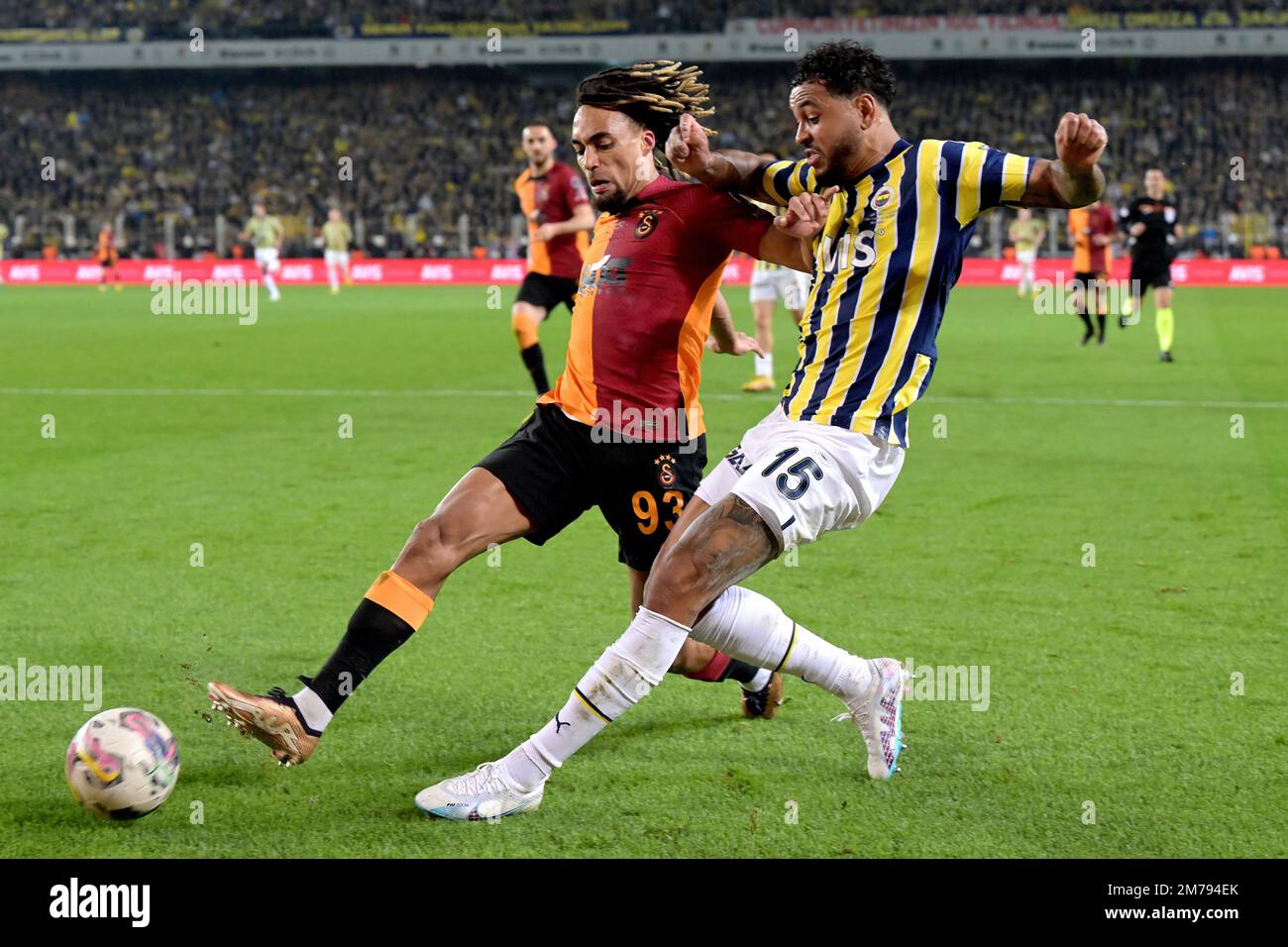 ISTANBUL - Sacha Boey of Galatasaray AS, Joshua King of Fenerbahce SK ...