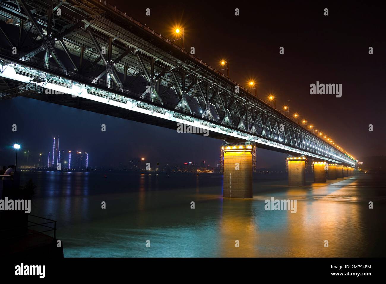 Hubei,Wuhan,The Yangtze River Bridge of Wuhan Stock Photo - Alamy