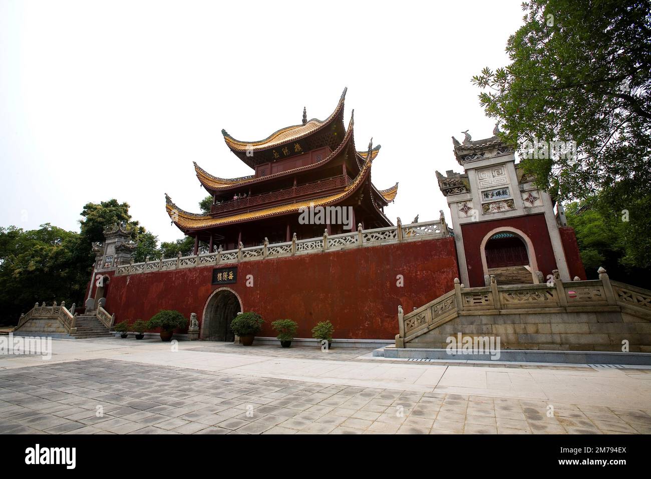 Yueyang tower hi-res stock photography and images - Alamy