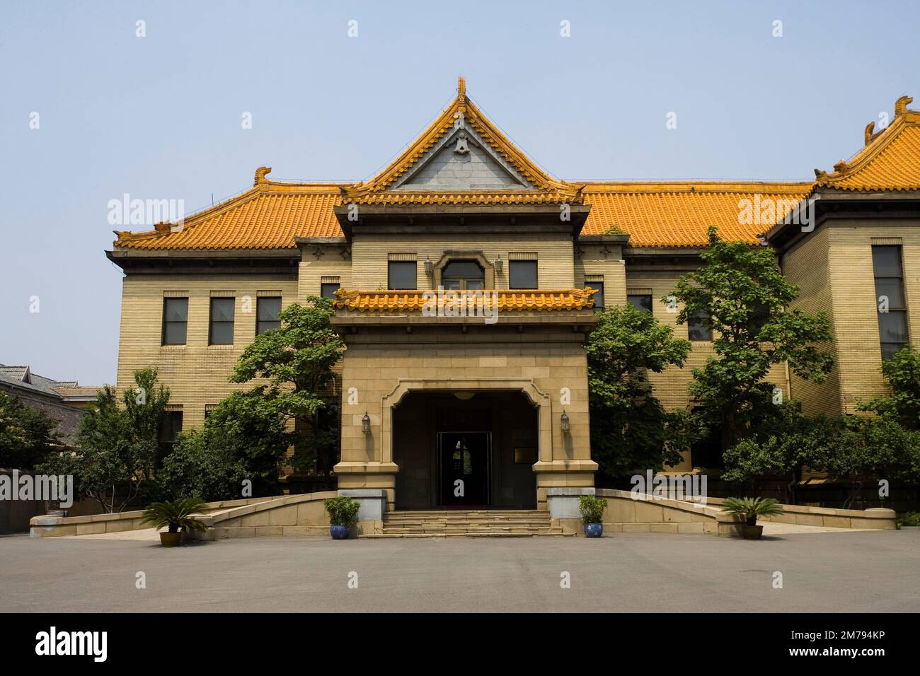 Manchukuo palace puppet manchurian palace hi-res stock photography and ...