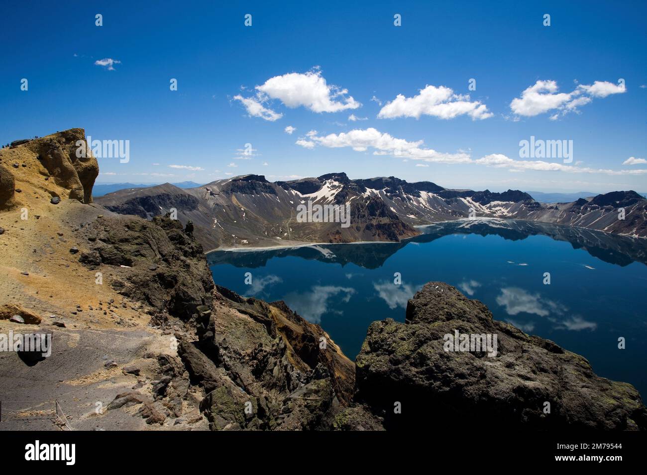 Tianchi hi-res stock photography and images - Alamy