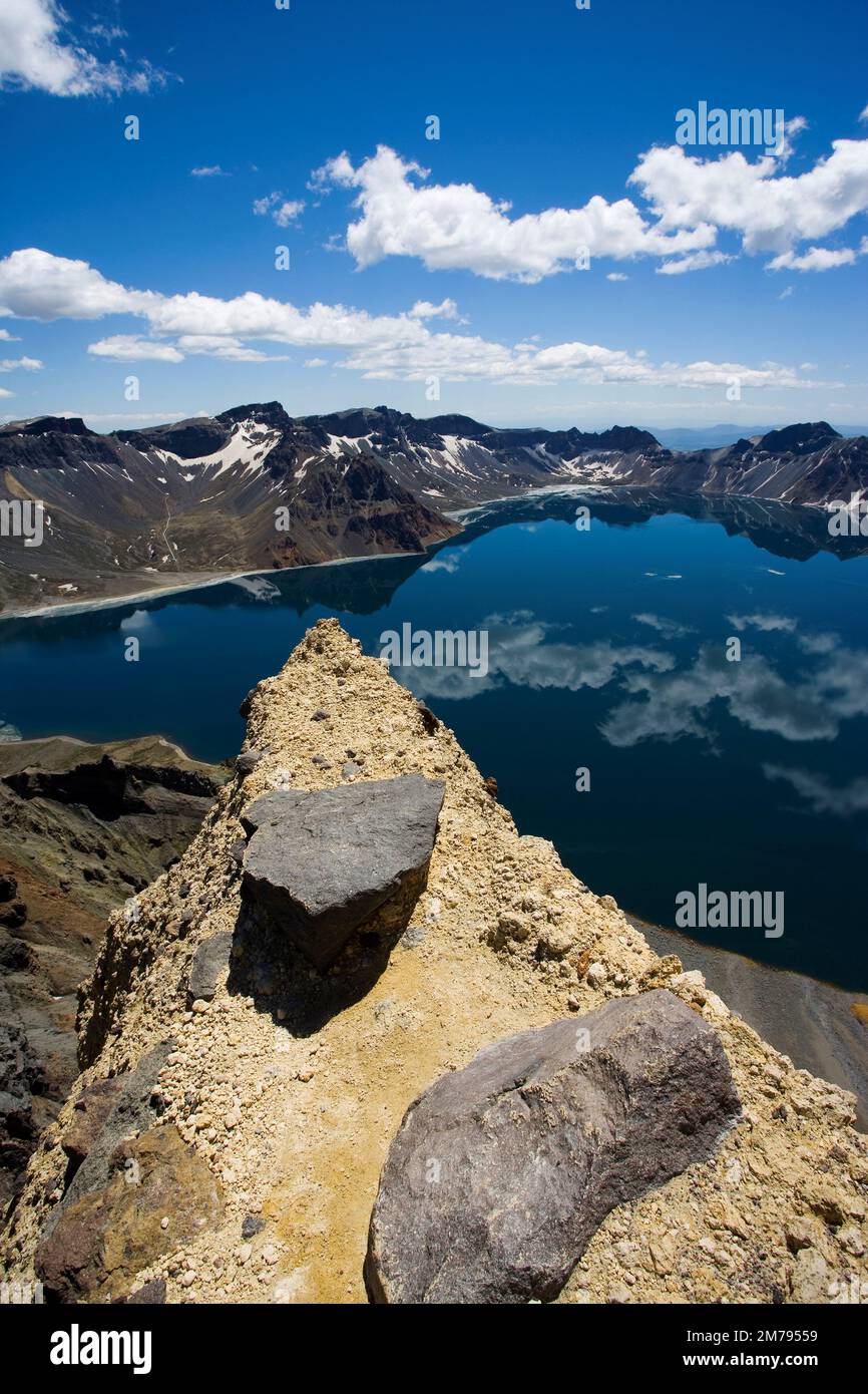 Tianchi hi-res stock photography and images - Alamy
