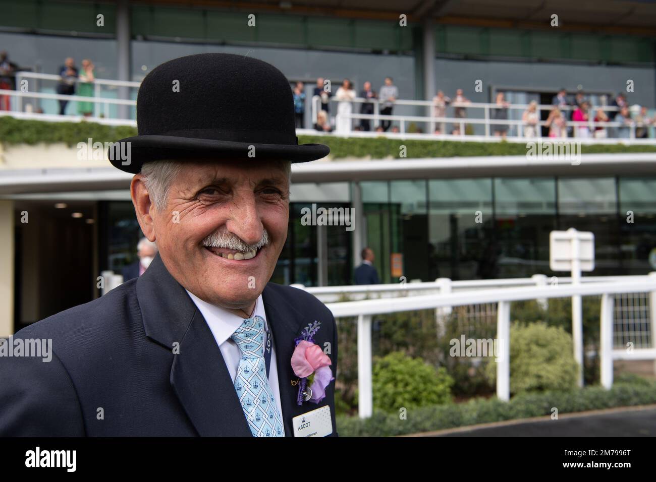 Ascot, Berkshire, UK. 6th May, 2022. Ascot Steward George wears his ...