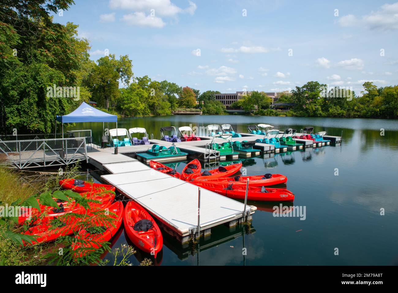 Dock on Quarry Lake in Naperville, Illinois, USA Stock Photo - Alamy