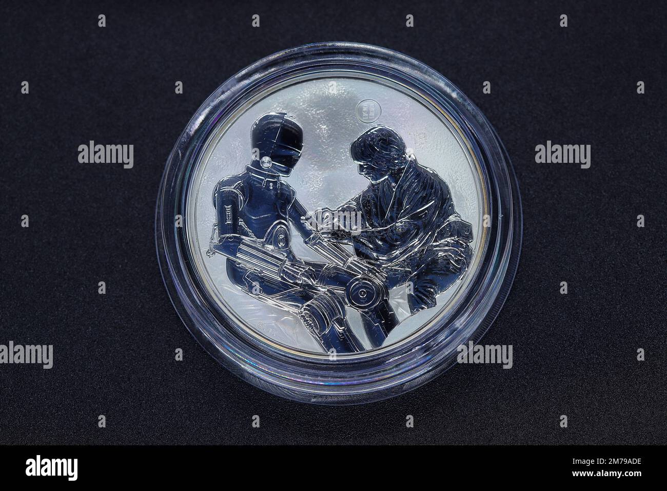 2017 c3po and luke skywalker medal cover hi-res stock photography and ...