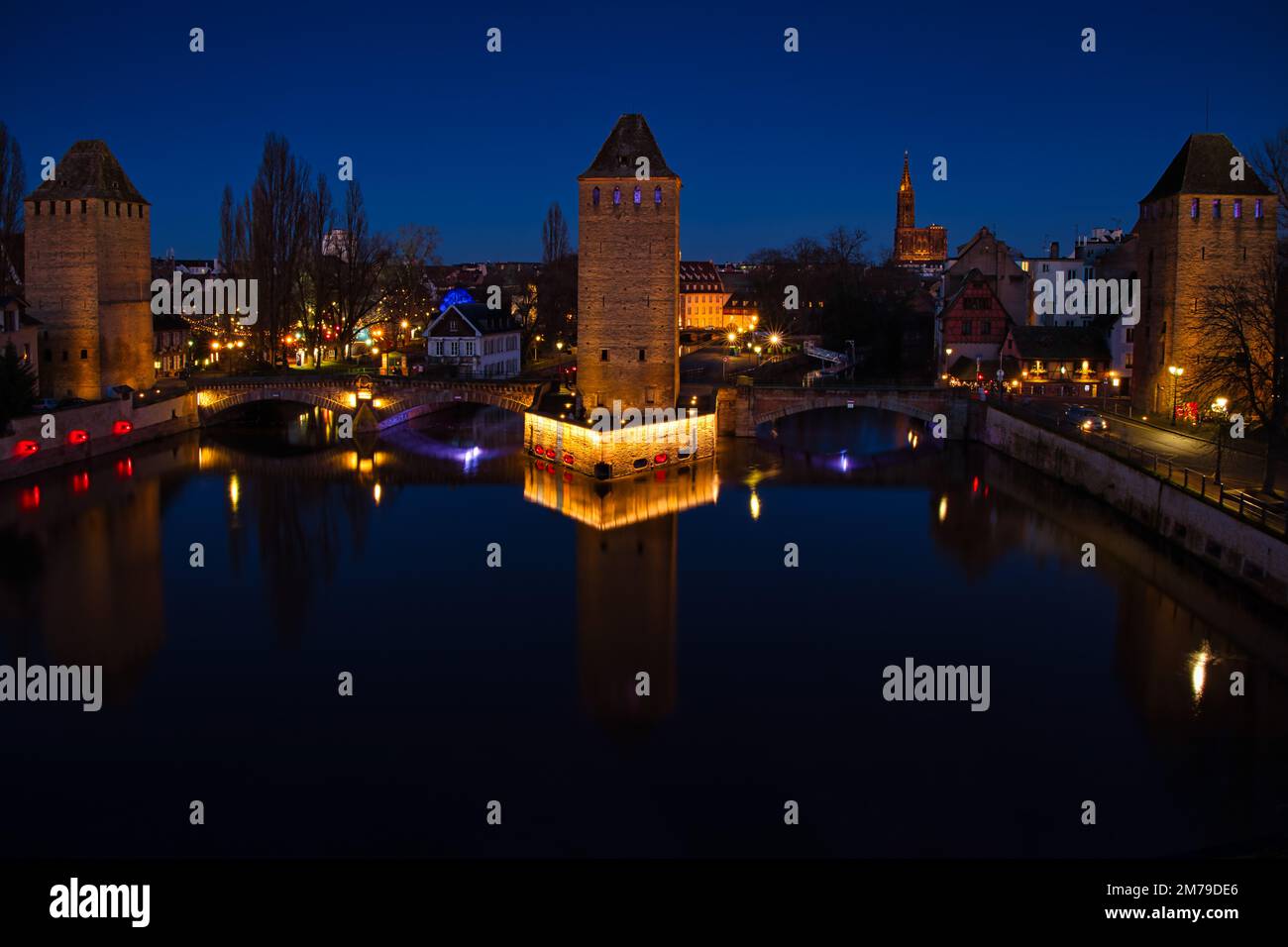 Night scene over medieval hi-res stock photography and images - Alamy