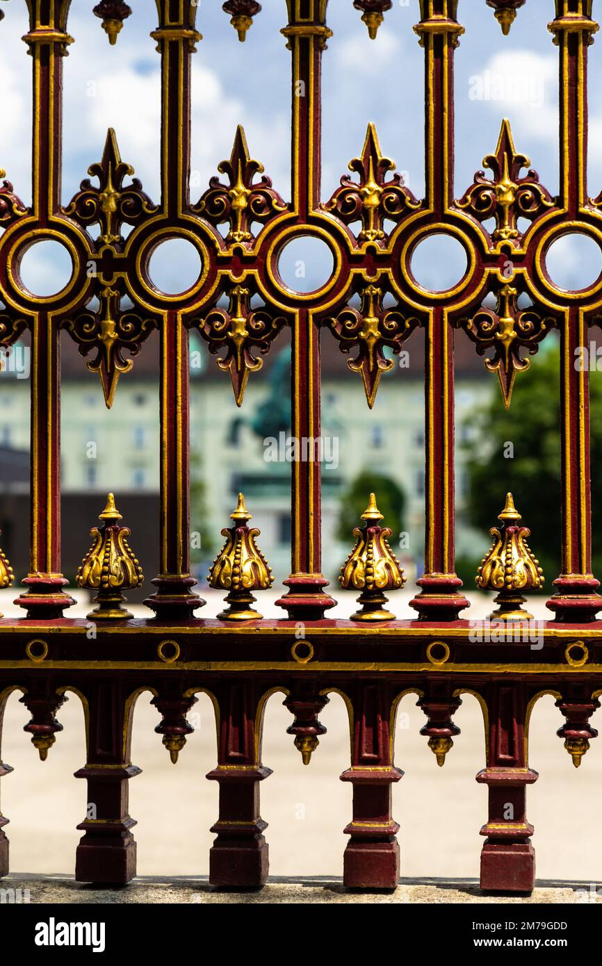 Regal crowns hi-res stock photography and images - Alamy