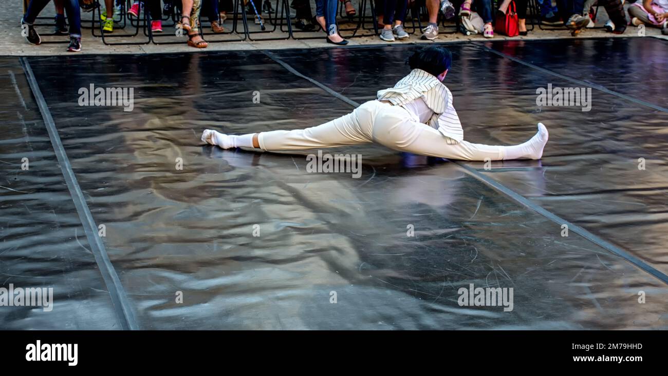 Modern dance performance/espectáculo de danza moderna Torrelodones ...