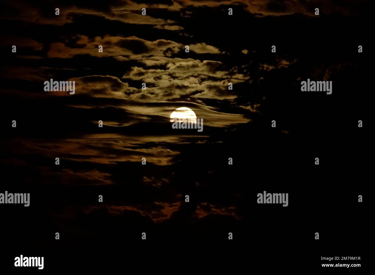 July full moon night hi-res stock photography and images - Alamy