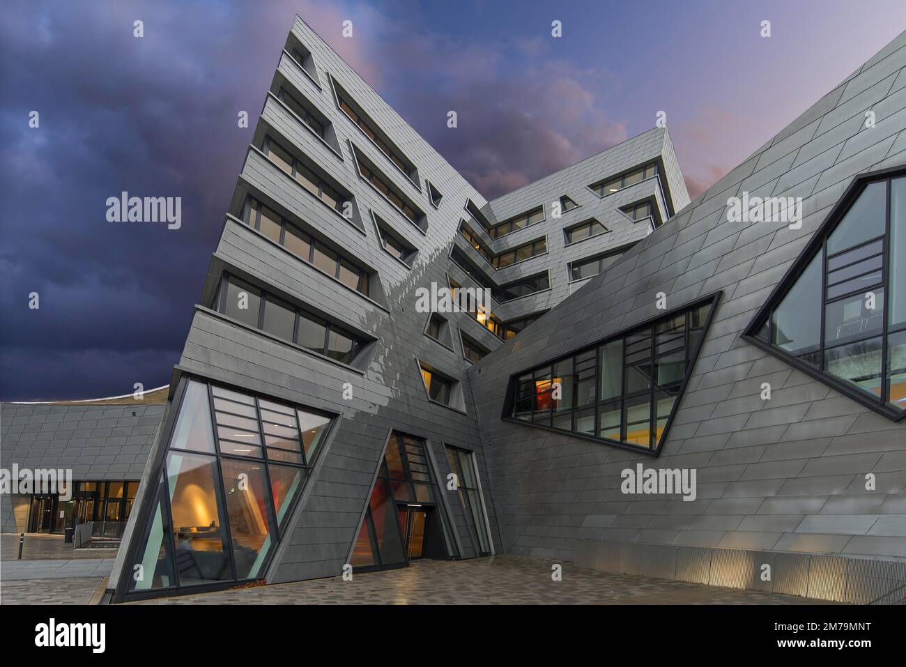 Modern university building hi-res stock photography and images - Alamy