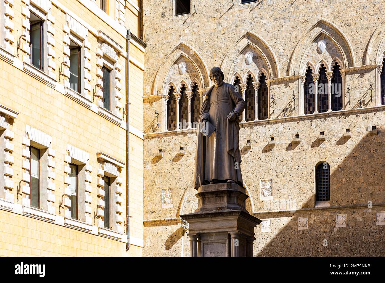 Siena italy statue sculpture hi-res stock photography and images - Alamy