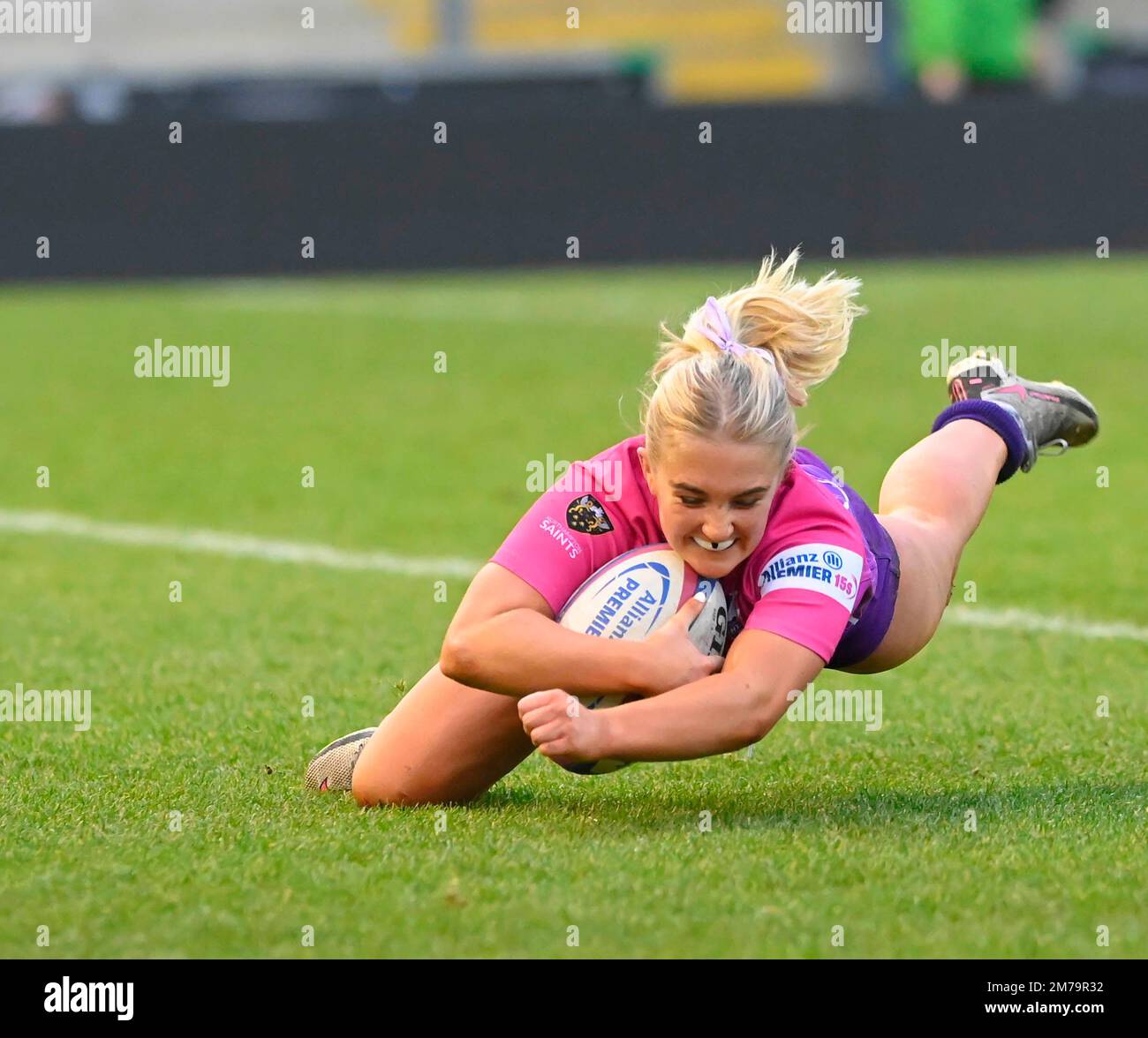 Franklins gardens loughborough lightning hi-res stock photography and ...