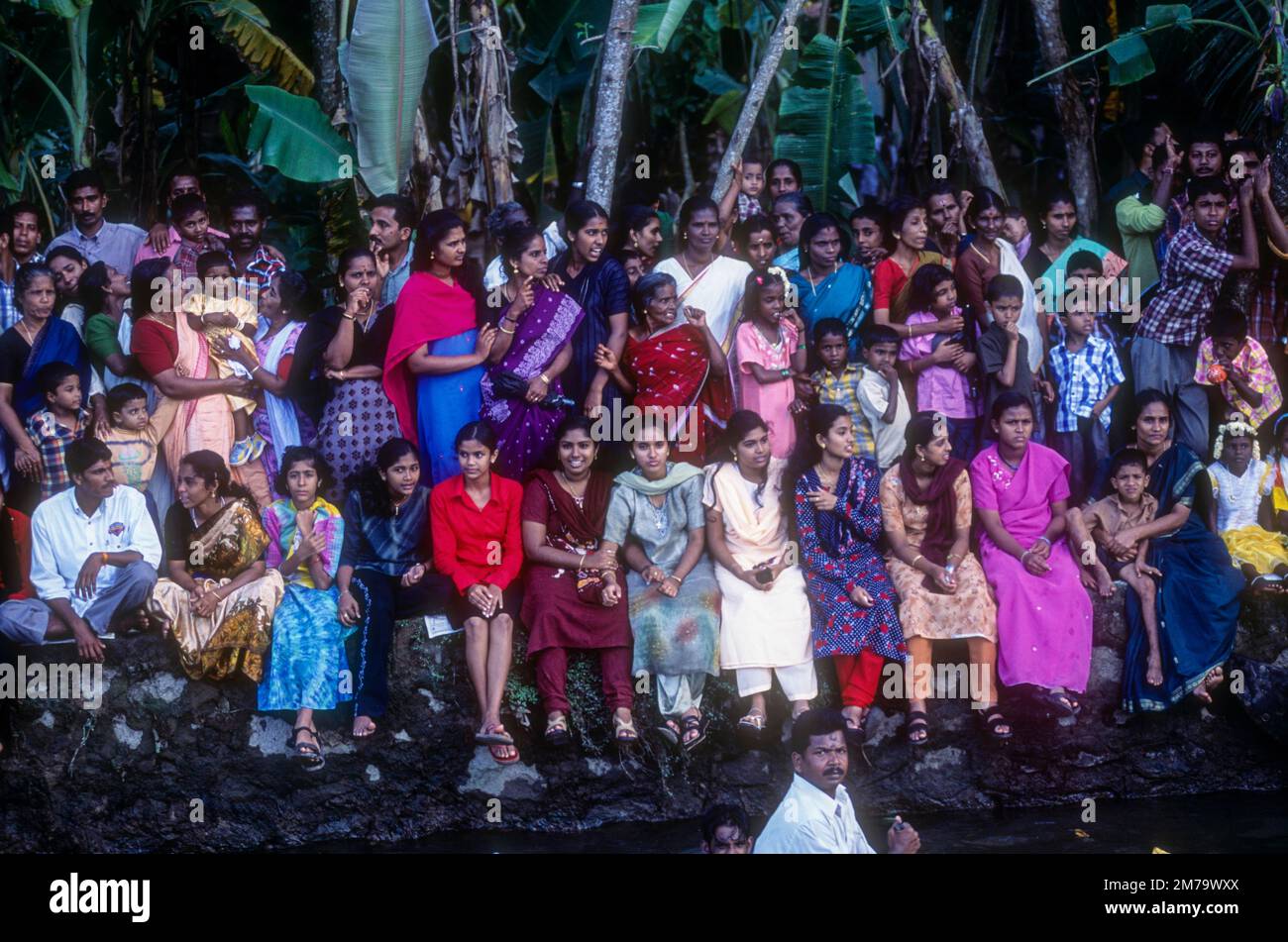 Spectators watching the Boat Racing at Alappuzha Alleppey, Kerala ...