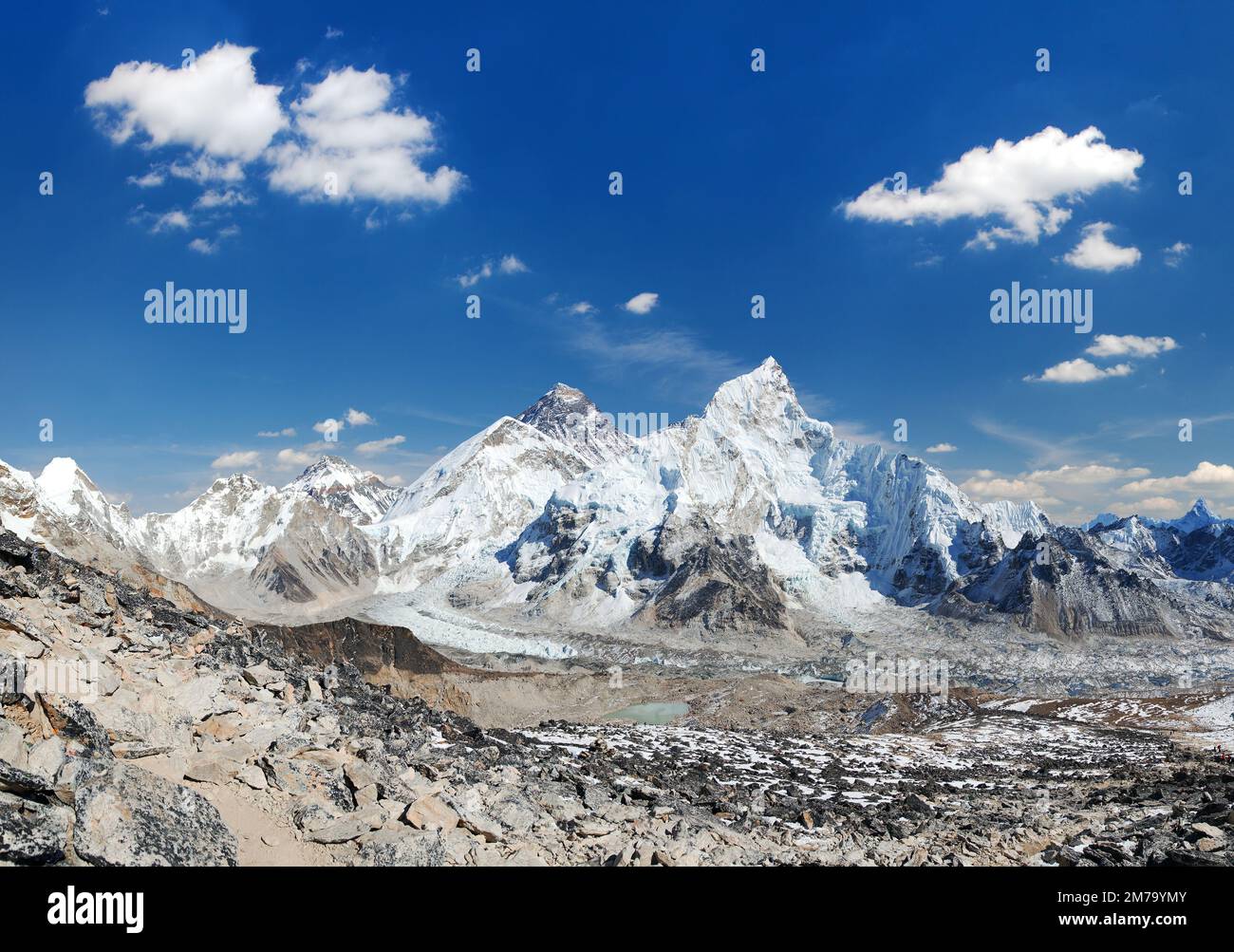 Mount Everest, himalaya, panoramic view from Kala Patthar of himalayas mountains with beautiful ...