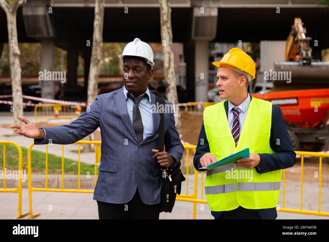 Foreman engineer check correctness hi-res stock photography and images ...