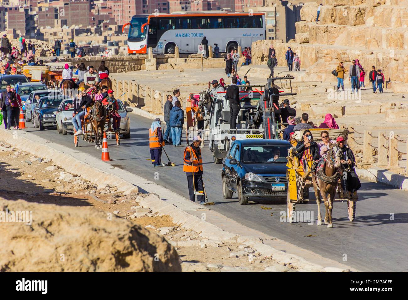 Cairo traffic pyramids hi-res stock photography and images - Alamy