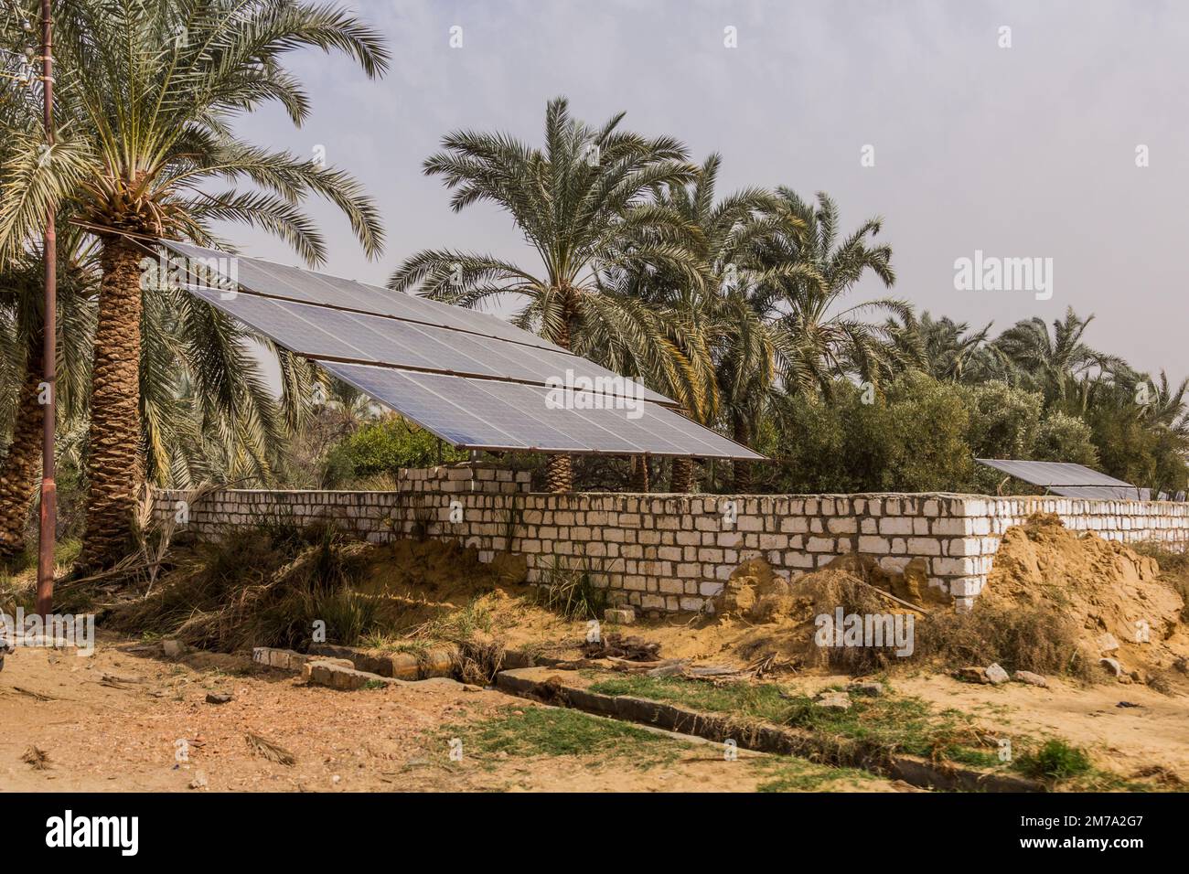 Solar grove hi-res stock photography and images - Alamy