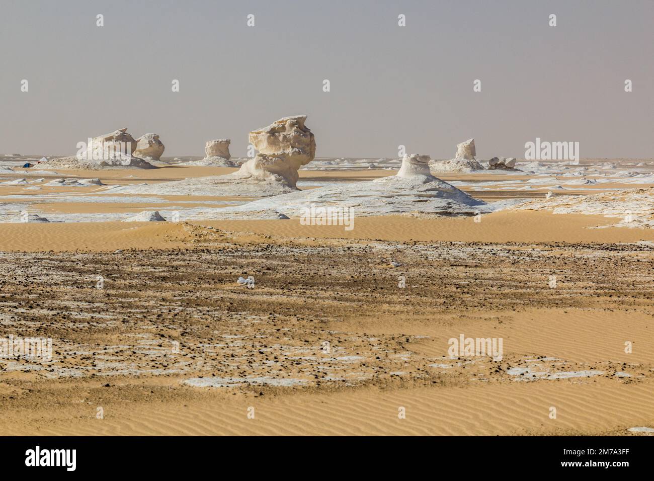 Chalk rock formations in the White Desert, Egypt Stock Photo - Alamy