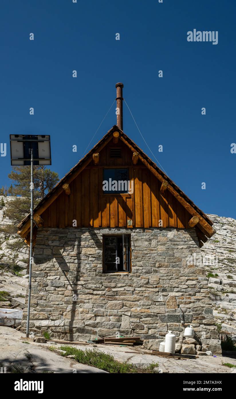 National park ranger cabin hi-res stock photography and images - Alamy