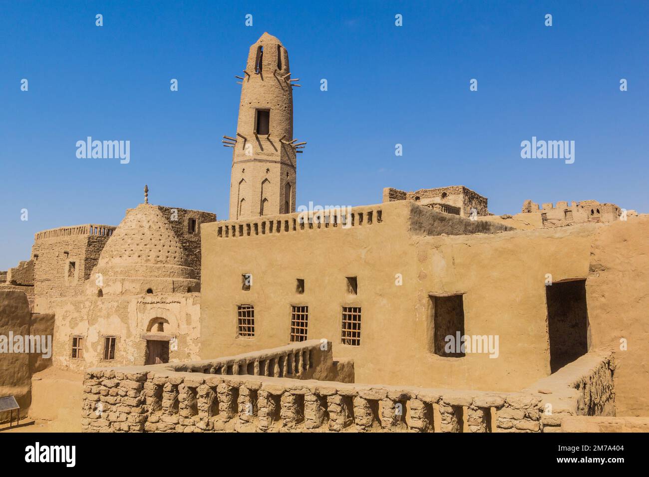 Nasr el Din mosque in Al Qasr village in Dakhla oasis, Egypt Stock ...