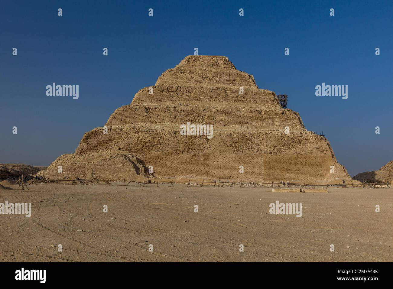 Stepped pyramid of sakkara hi-res stock photography and images - Alamy