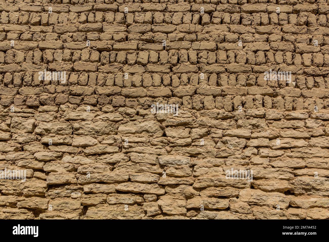 Detail of mud brick wall in Al Qasr village in Dakhla oasis, Egypt ...